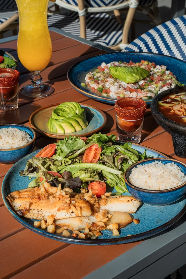 Entrees — Lapa Lapa Seafood & Drinks