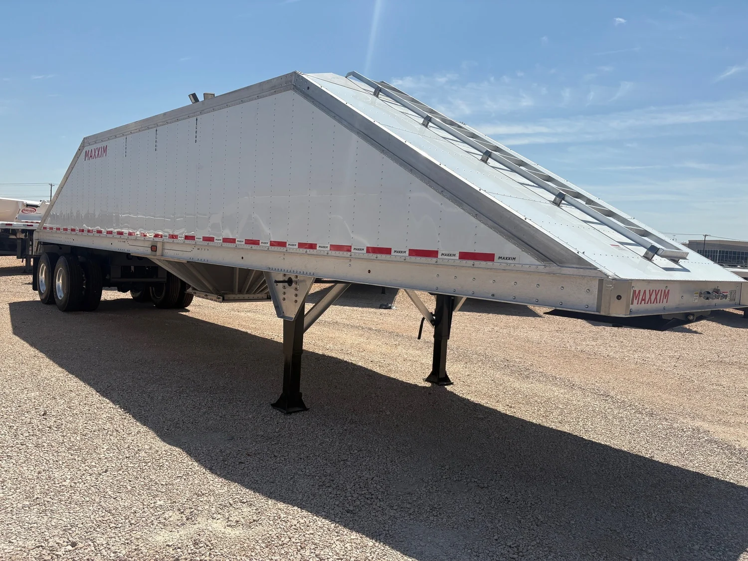 2026 Sand Hopper - Midland Sand Runner — Area Trailer Sales & Rentals