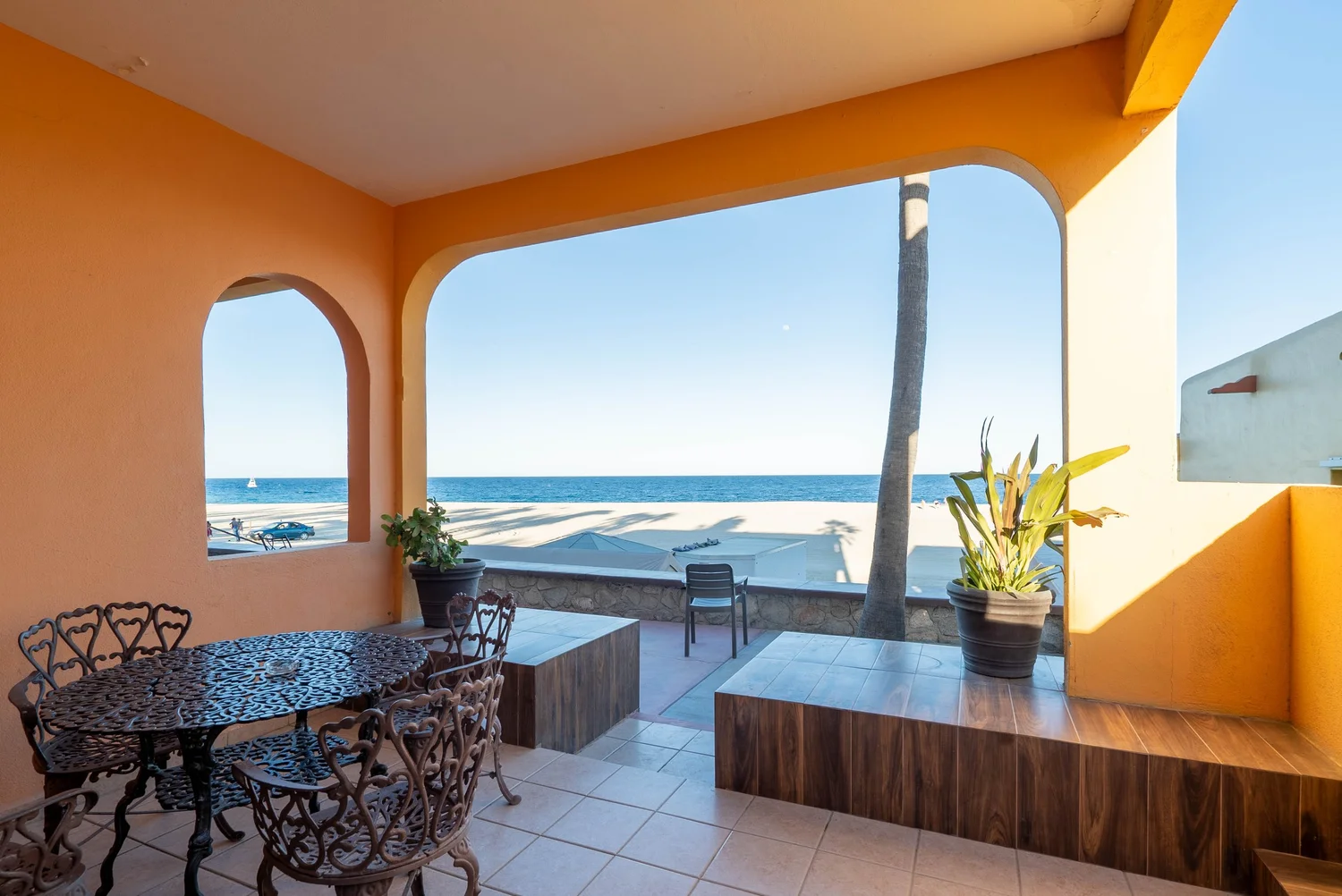 Hotel Playa del Sol — Van Wormer Resorts