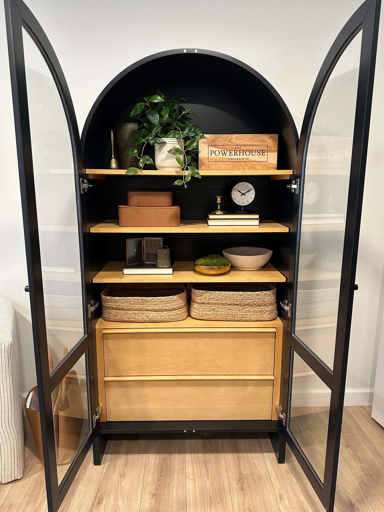 HUNTER INTERIORS CO.