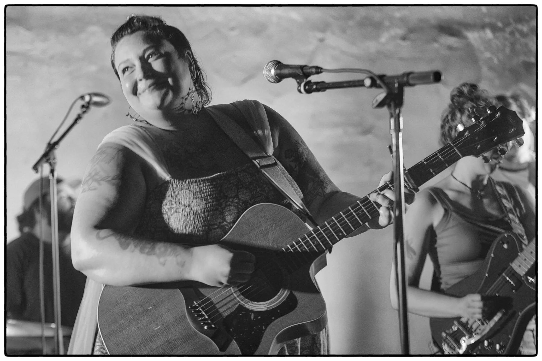 Emerson Woolf and the Wishbones had an engaging evening — Asbury Park Vibes