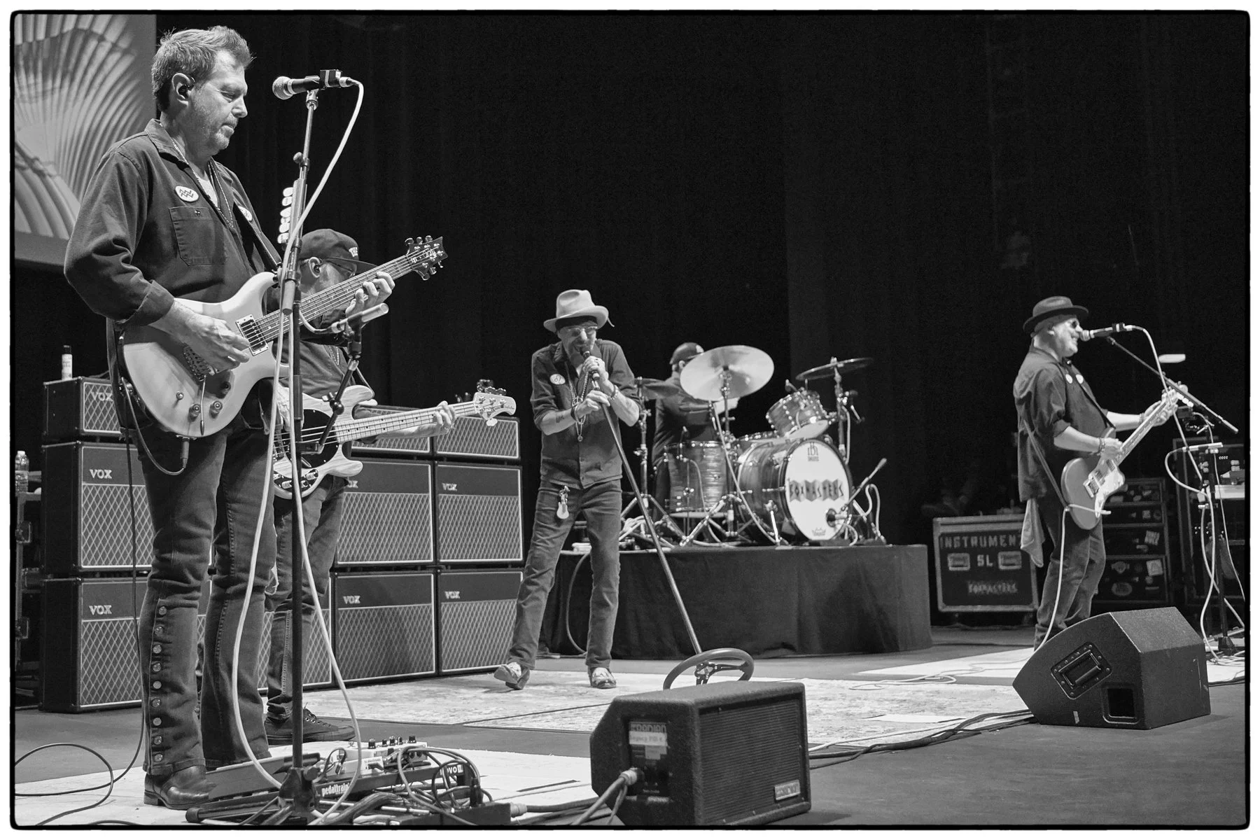 The Boxmasters and Billy Bob Thornton rock — AP VIBES MEDIA