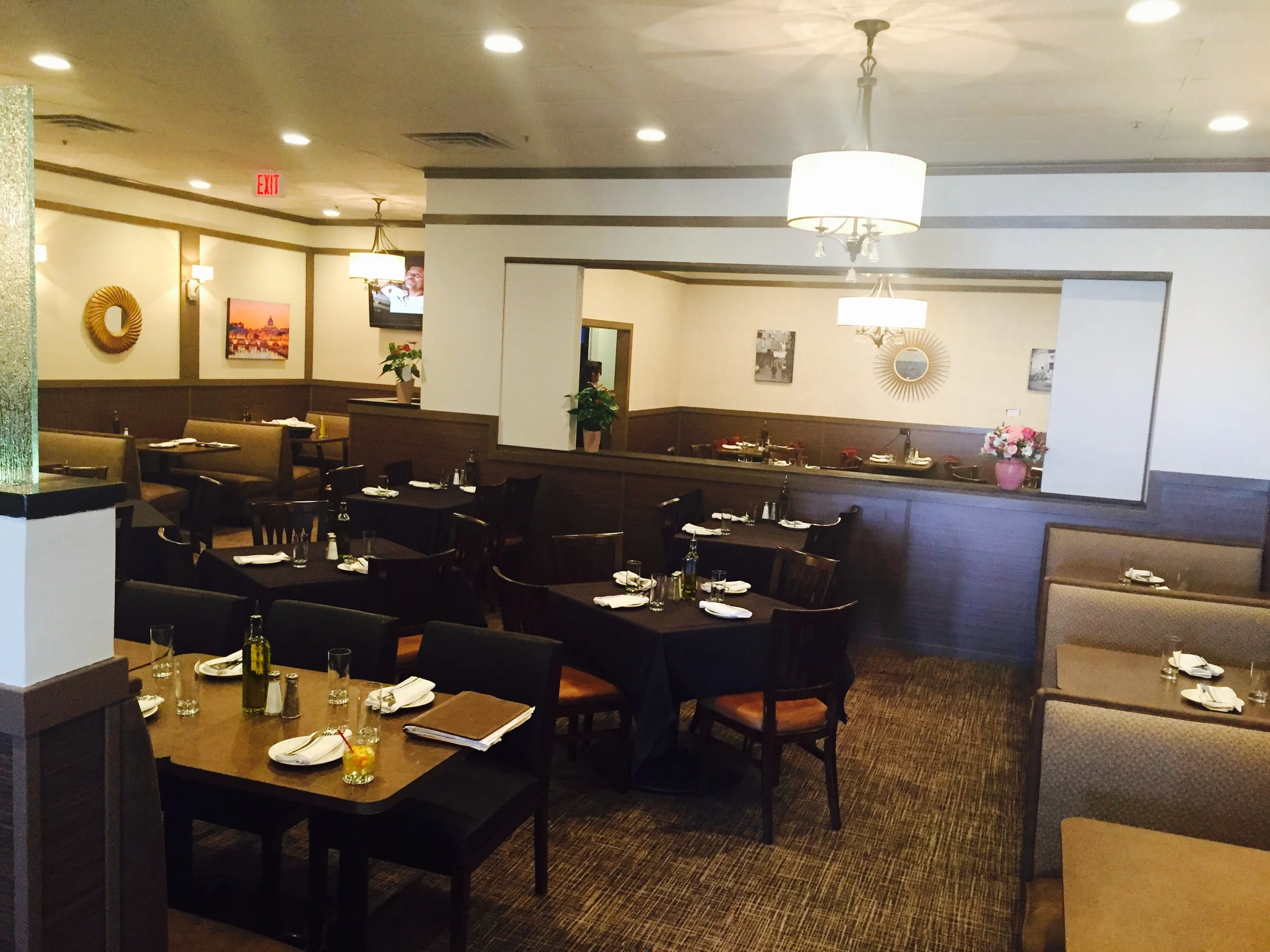 FELLINI ITALIAN RESTAURANT & PIZZERIA IN MOUNT PROSPECT IL