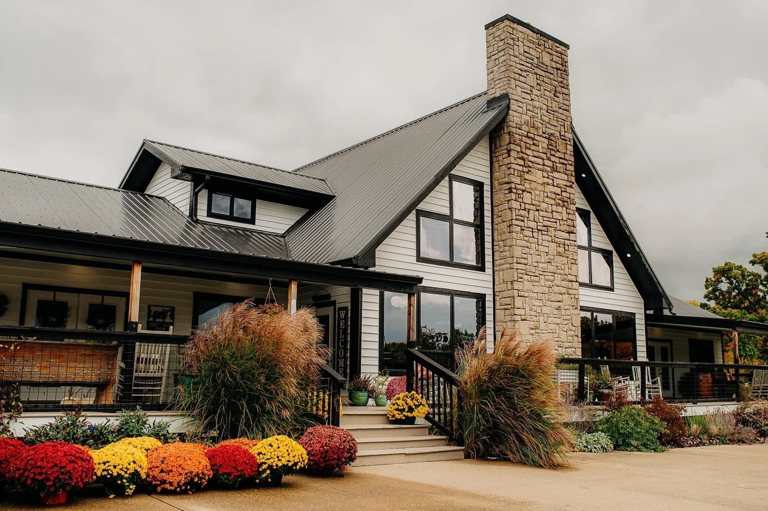 Cincinnati Rustic Wedding Venue — The Farmhouse