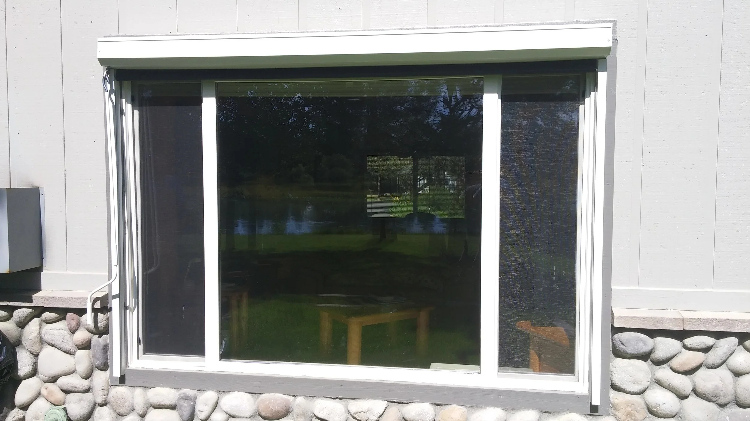 Operable Solar Screens — Bend On-Site Screening