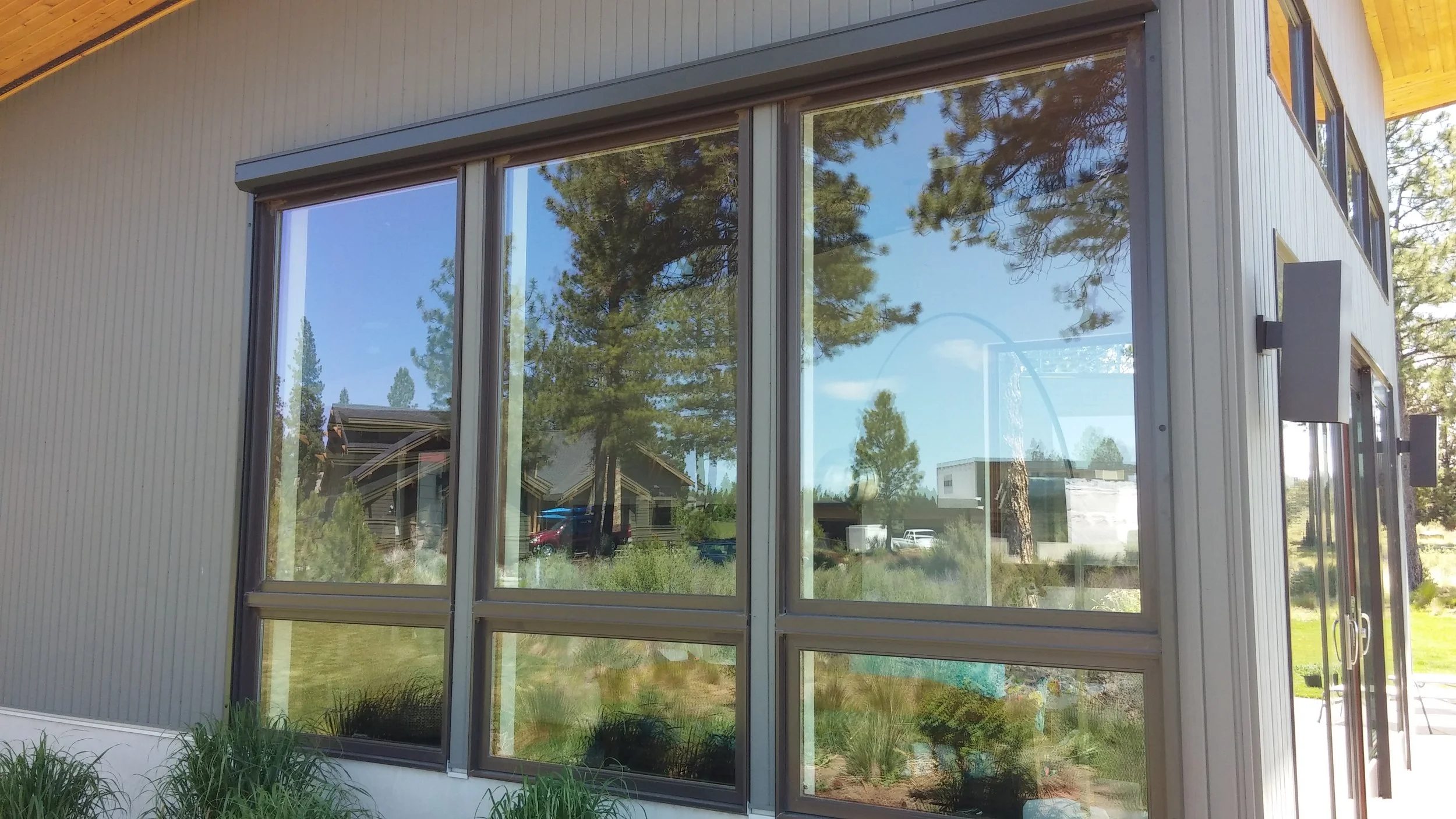 Operable Solar Screens — Bend On-Site Screening