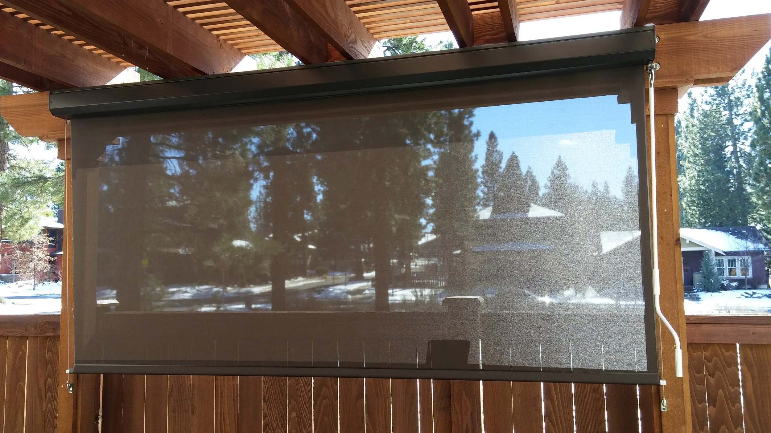 Operable Solar Screens — Bend On-Site Screening