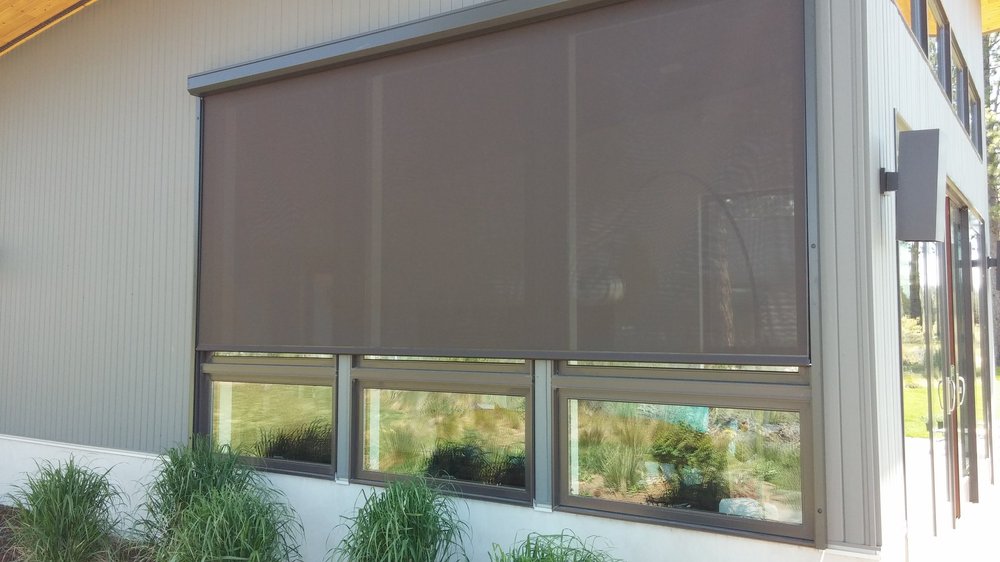 Operable Solar Screens — Bend On-Site Screening