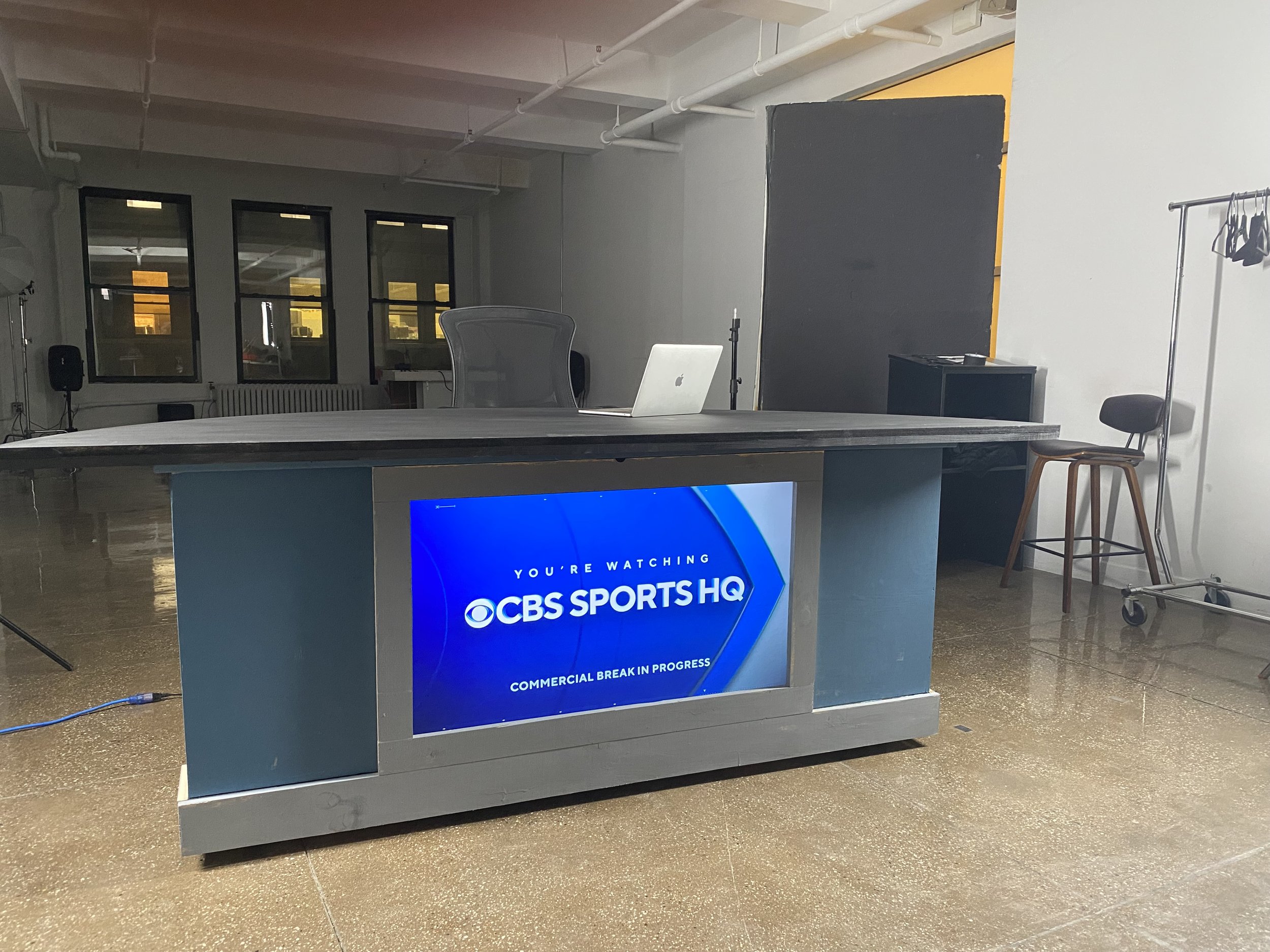 News Desk Set — American Movie Company