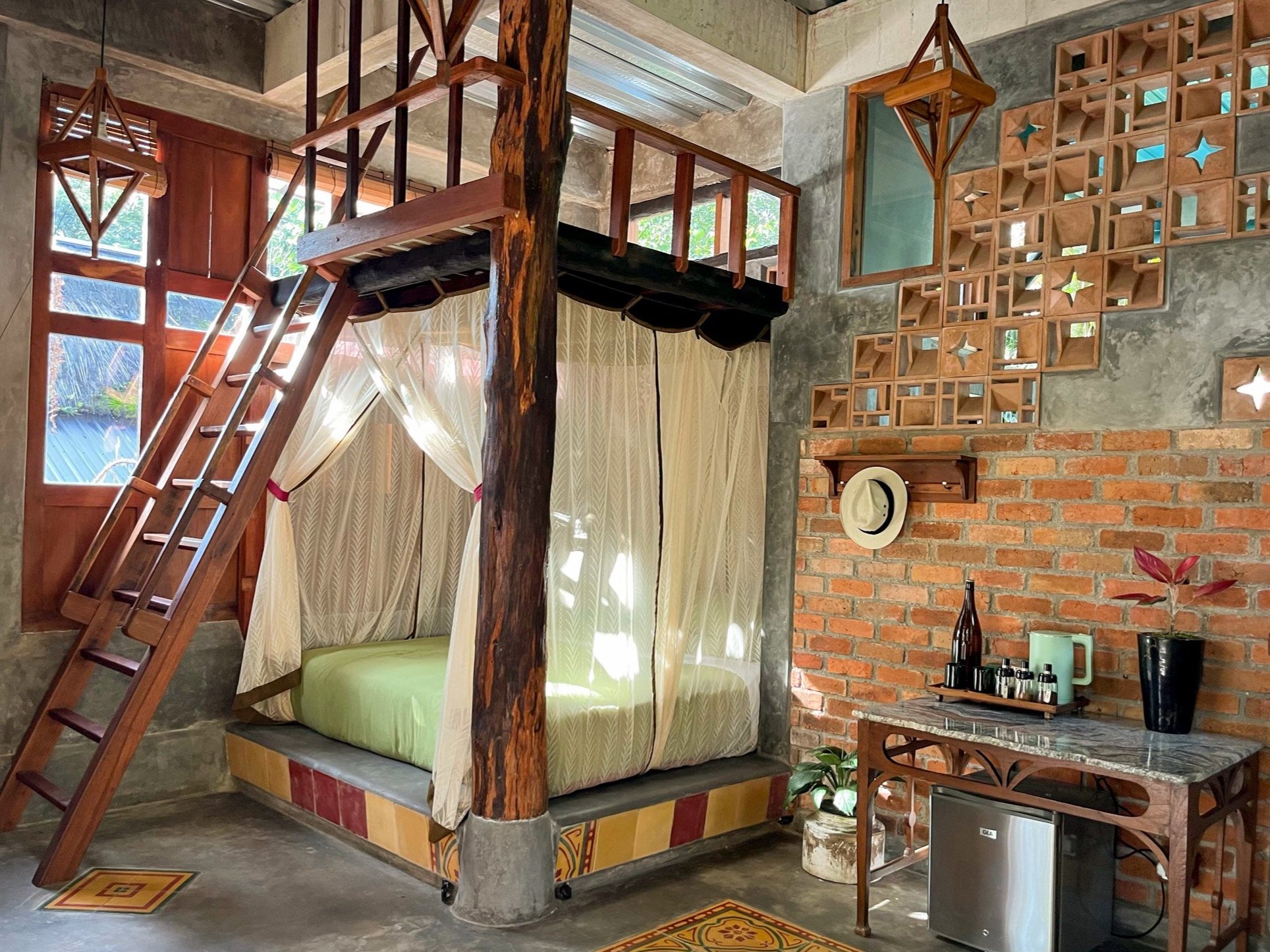 Eko Lodges — Lodges Ekologika on Portibi Farm