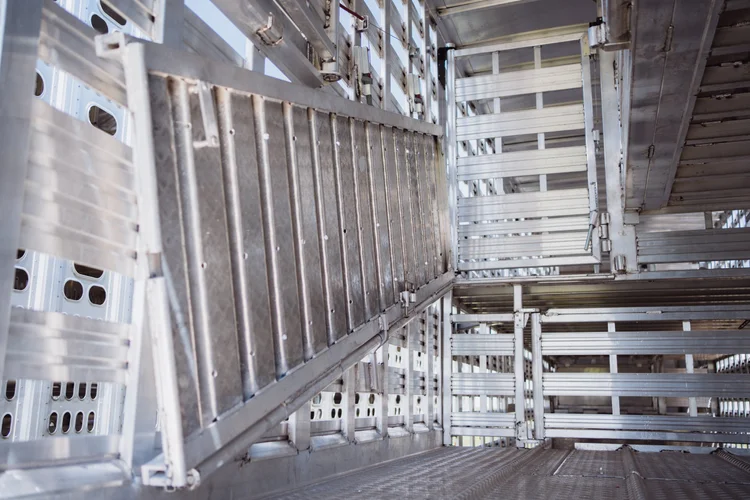 Ground Load Livestock Trailers Built to Last — Barrett Trailers ...