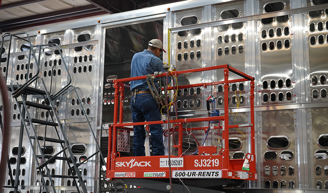 Gooseneck Livestock Trailers - Built To Last & Transport Livestock ...
