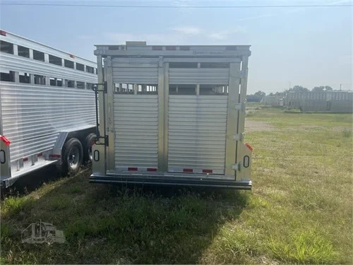Gooseneck Livestock Trailers - Built To Last & Transport Livestock ...