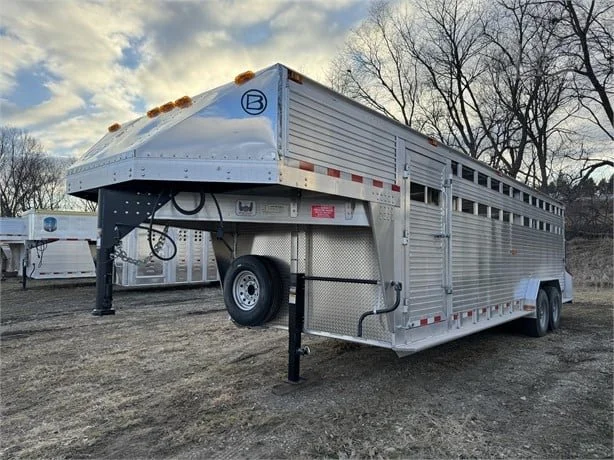 Aluminum Gooseneck Trailers — Barrett Trailers - Livestock Trailer Experts