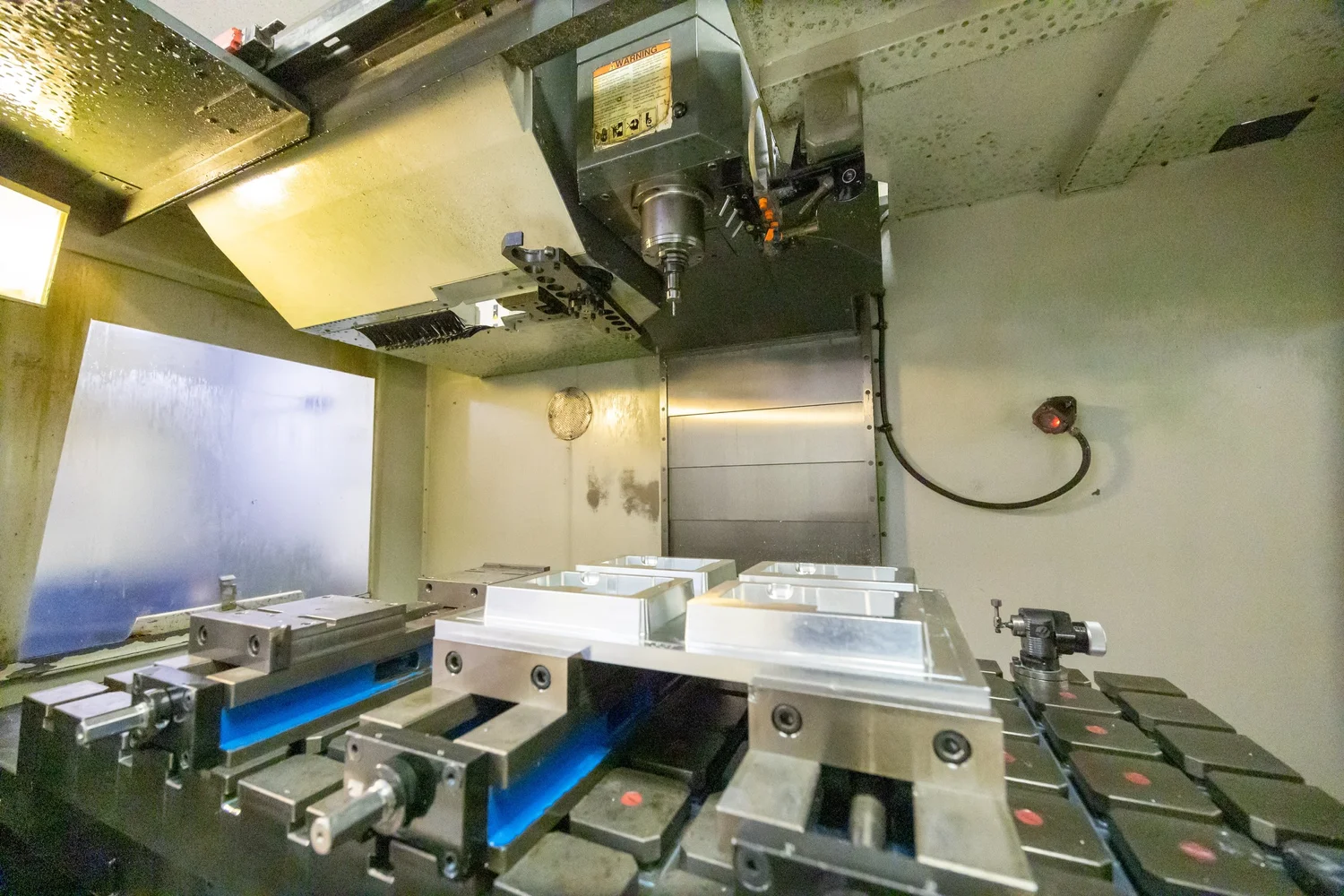 DUNNAGE & MATERIAL HANDLING TRAYS — Mercury Plastics