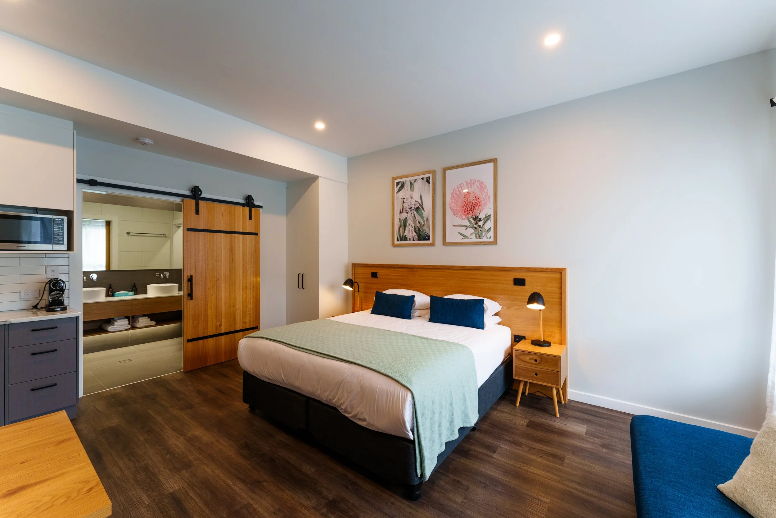 Book a Room — Aberdeen Lane