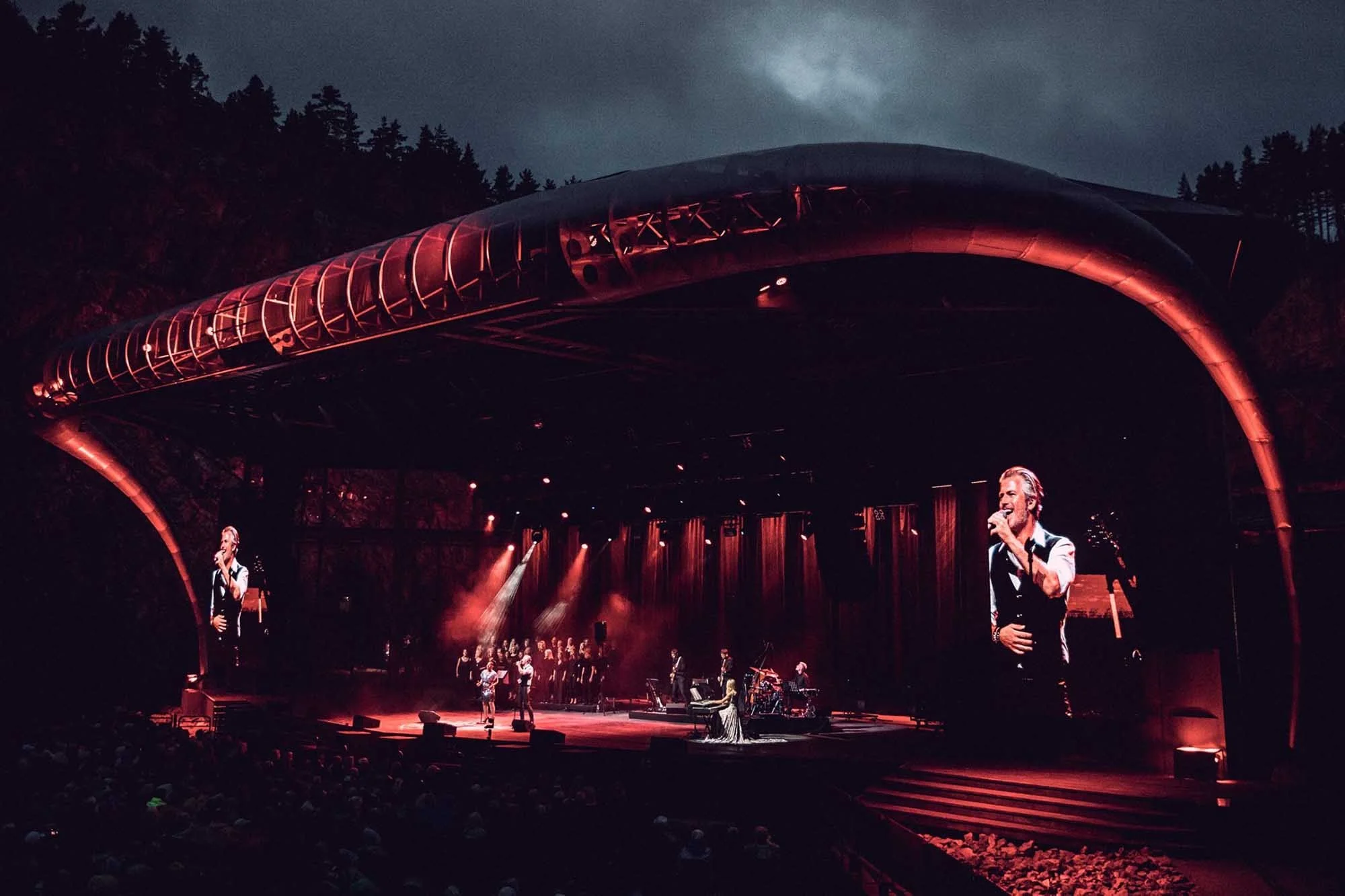 Från Broadway till Duvemåla - Sveriges största musikalshow!