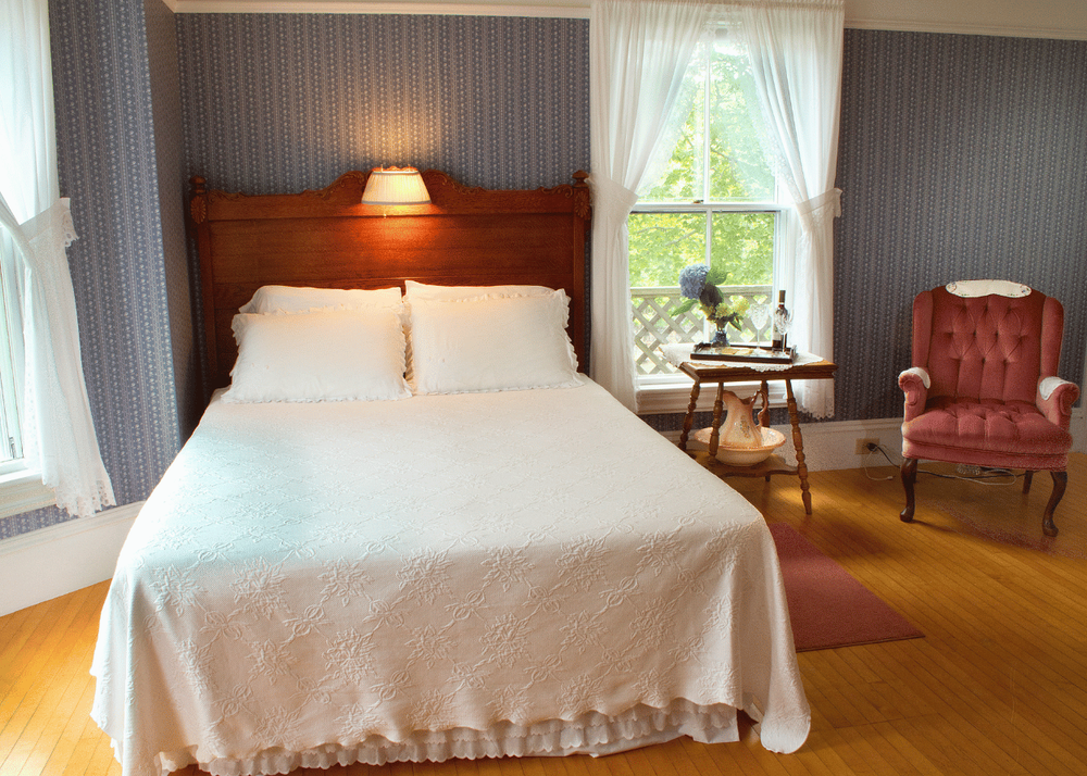 General 2 — The BAYSIDE INN