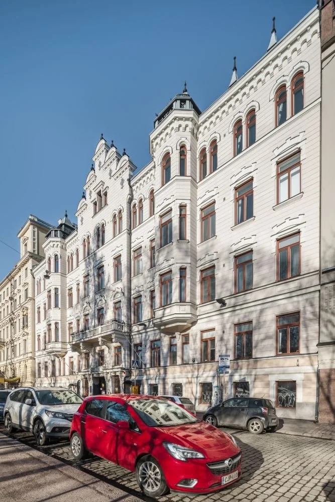 Kiinteistö Oy Helsingin Yrjönkatu 11 ikkunasaneeraus valmistunut — HILKOS