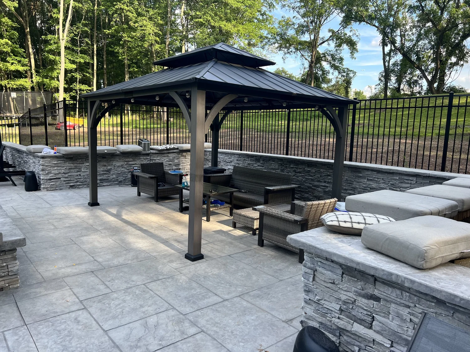 LP Landscaping Services - Premium Outdoor Living Builders