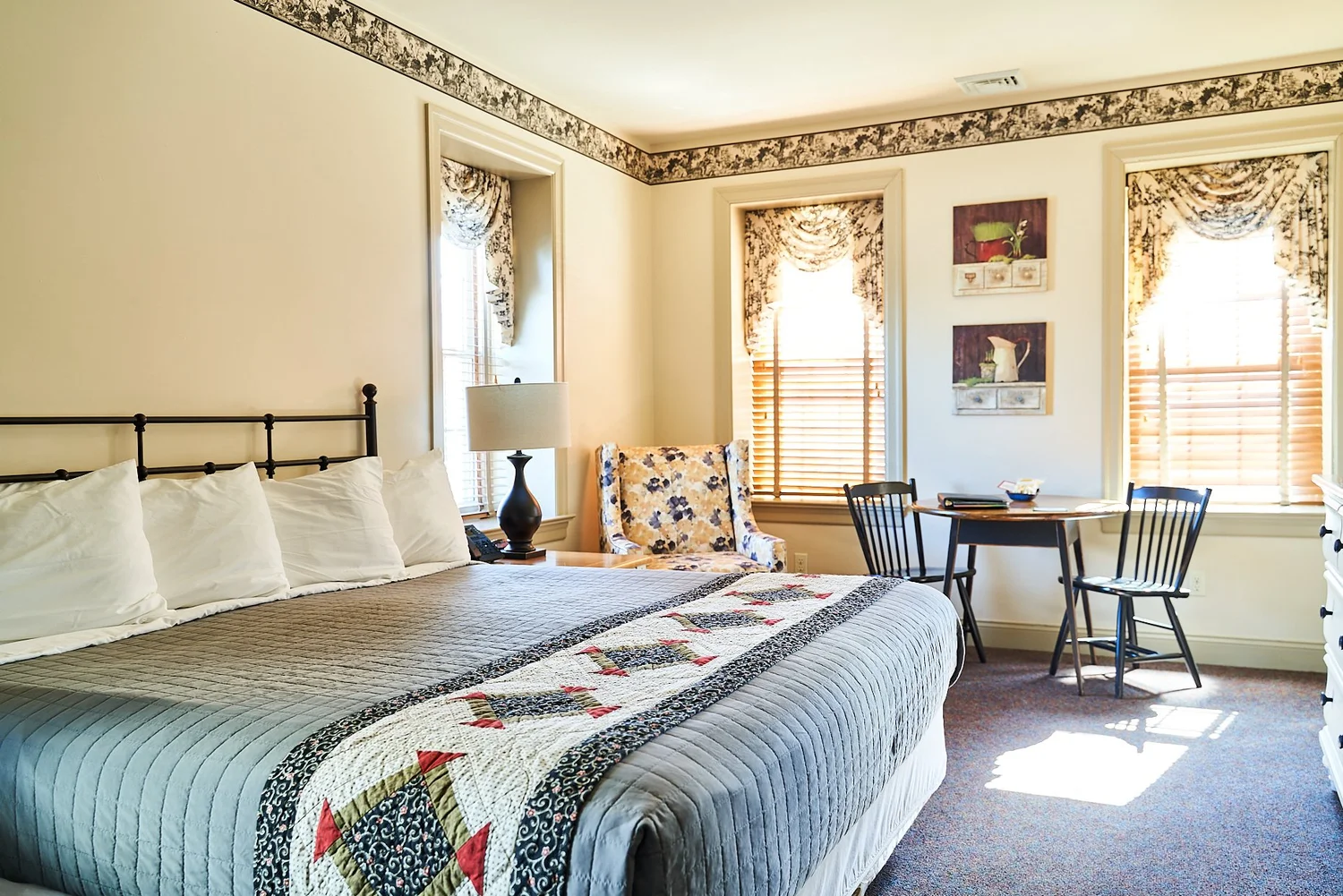 Single Rooms and Suites — The Inn & Suites at Kitchen Kettle Village