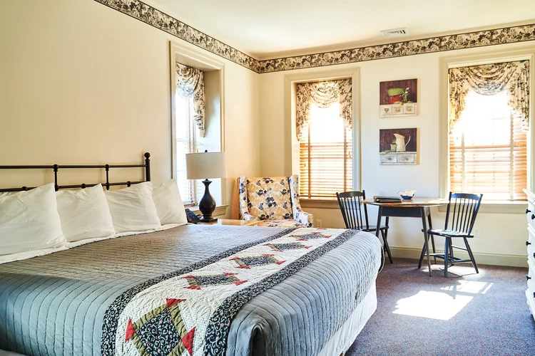 Single Rooms and Suites — The Inn & Suites at Kitchen Kettle Village