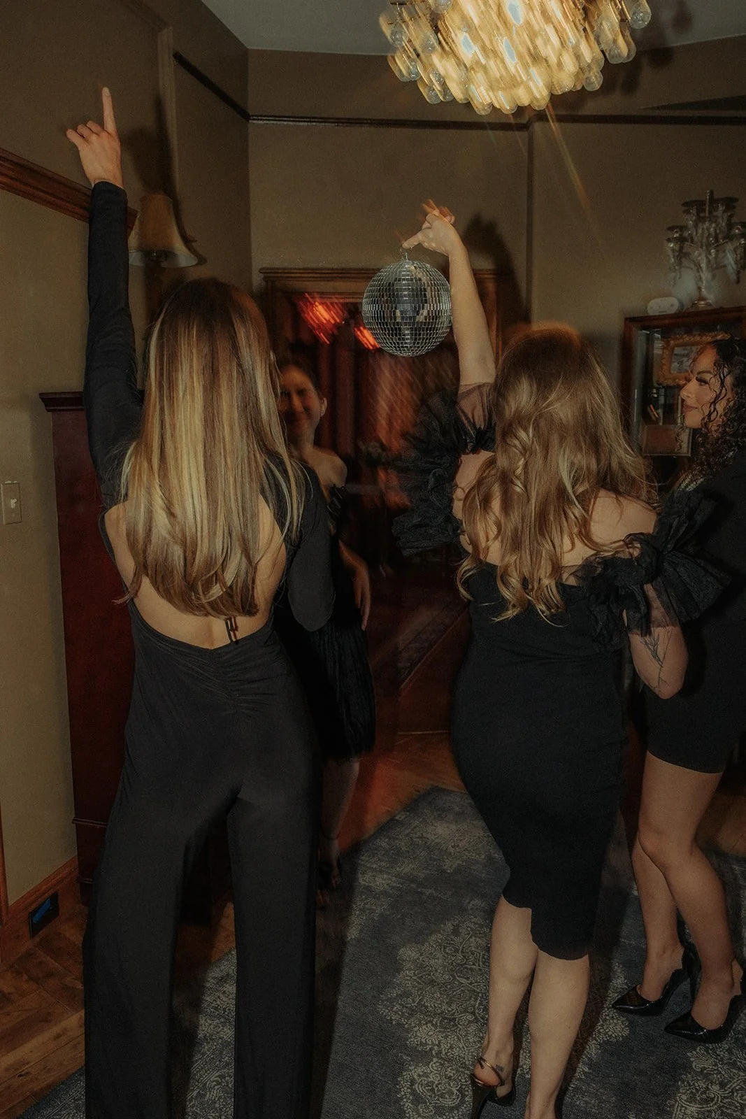 Virtual Tour — Nineteen 25