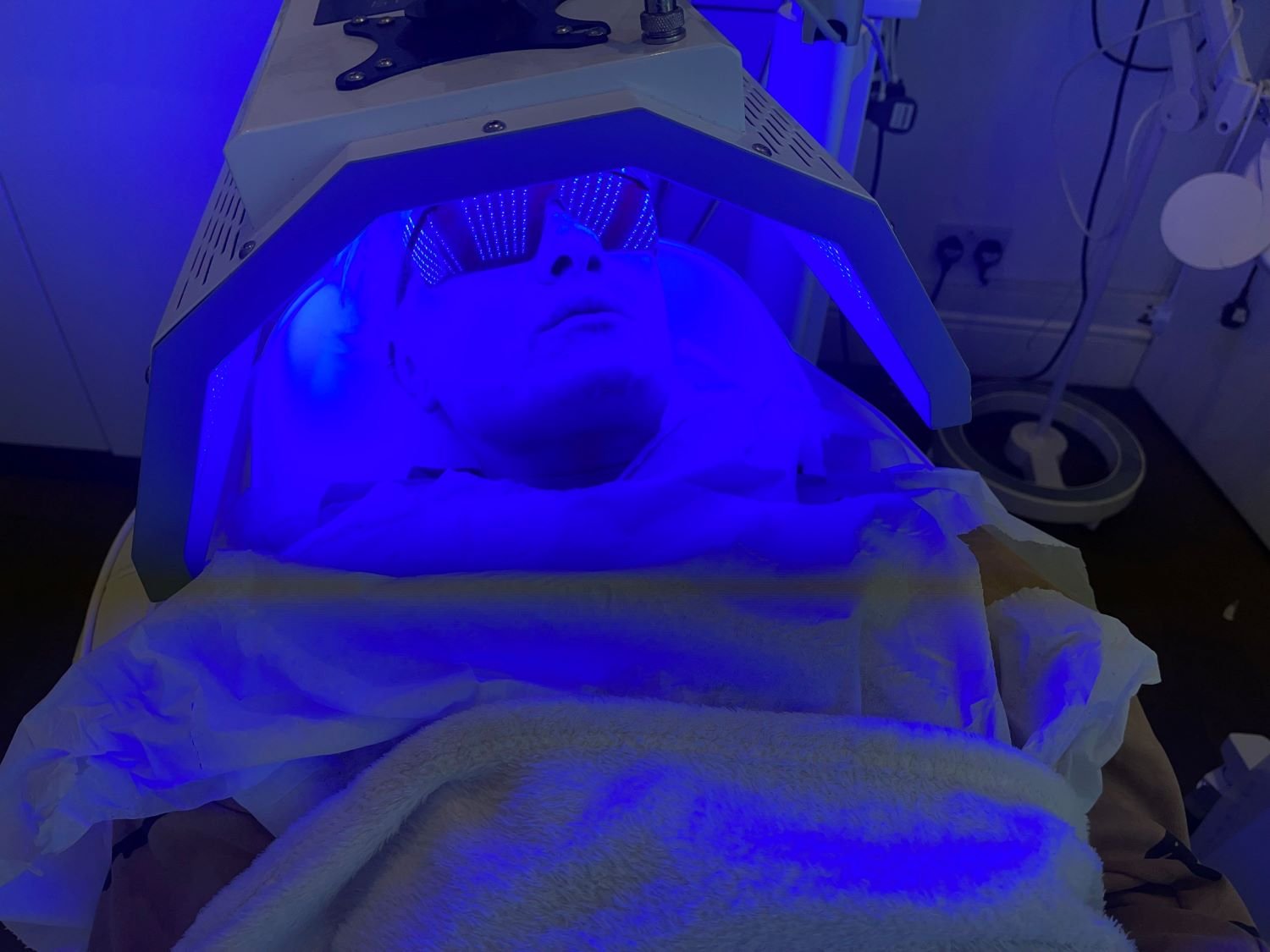 LED Light Therapy Treatment Brighton | Aesthetic Klinik