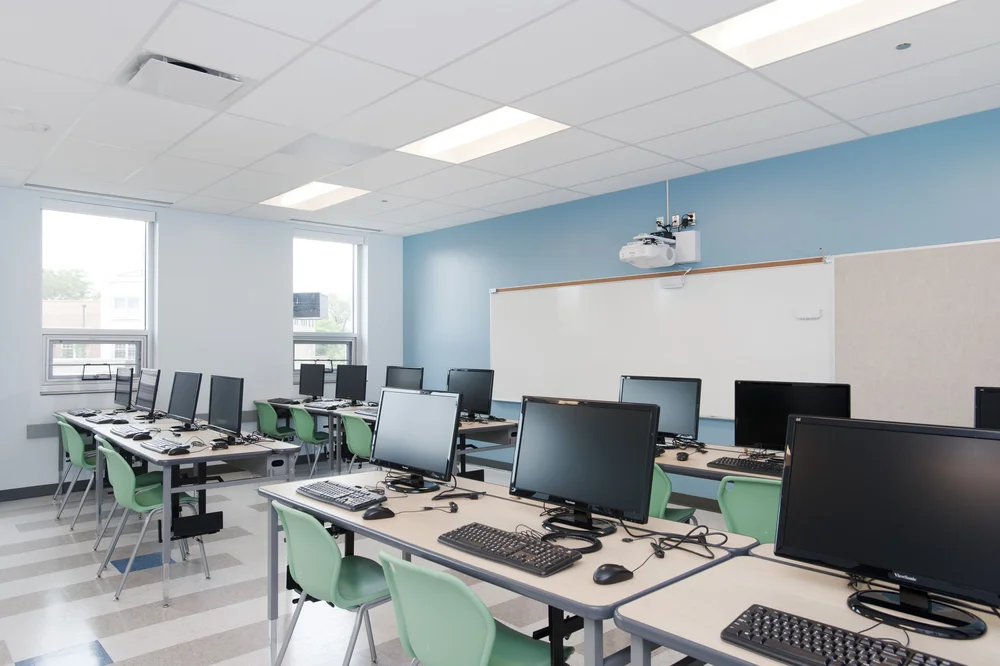 Aspira Business & Finance High school — MoDe Architects