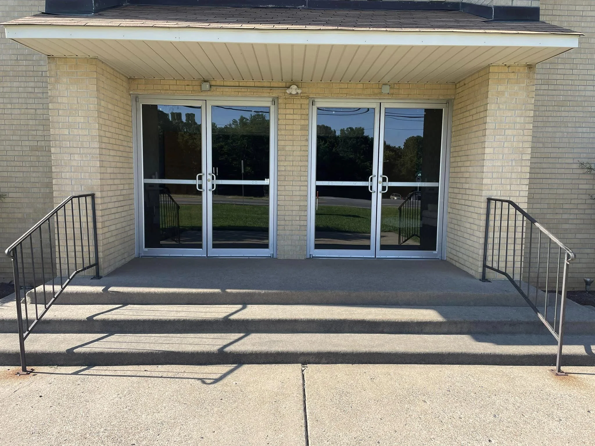 Alpine Glass & Mirror