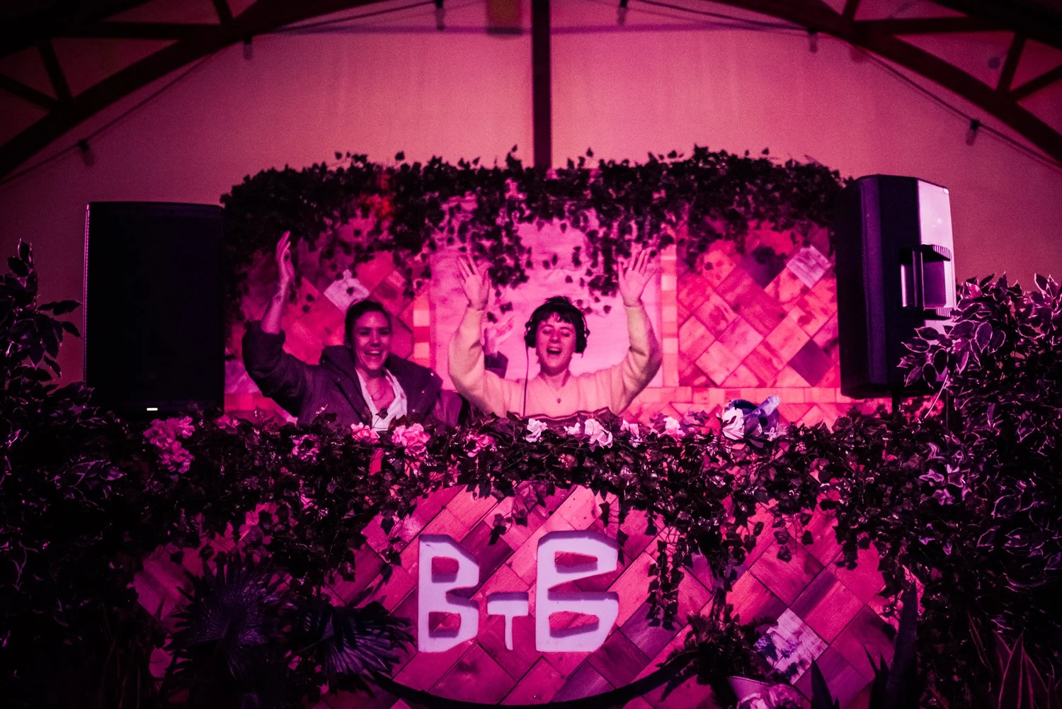 Between The Bridges | Central London's Open-air Bar and Food Market