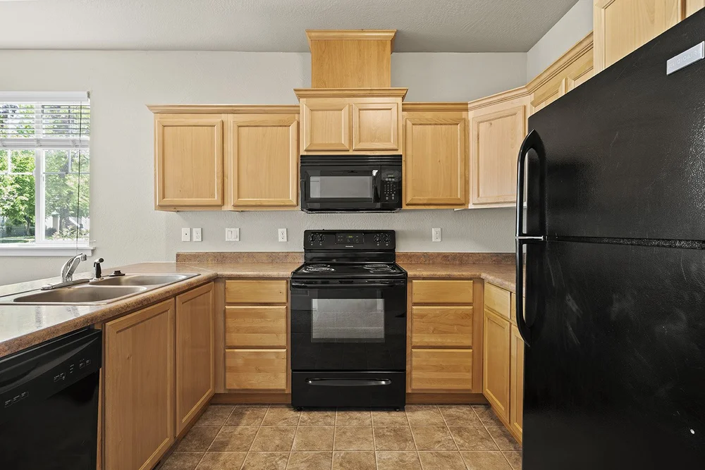 Charles Point Apartments Amenities | Medford, Oregon — Charles Point ...