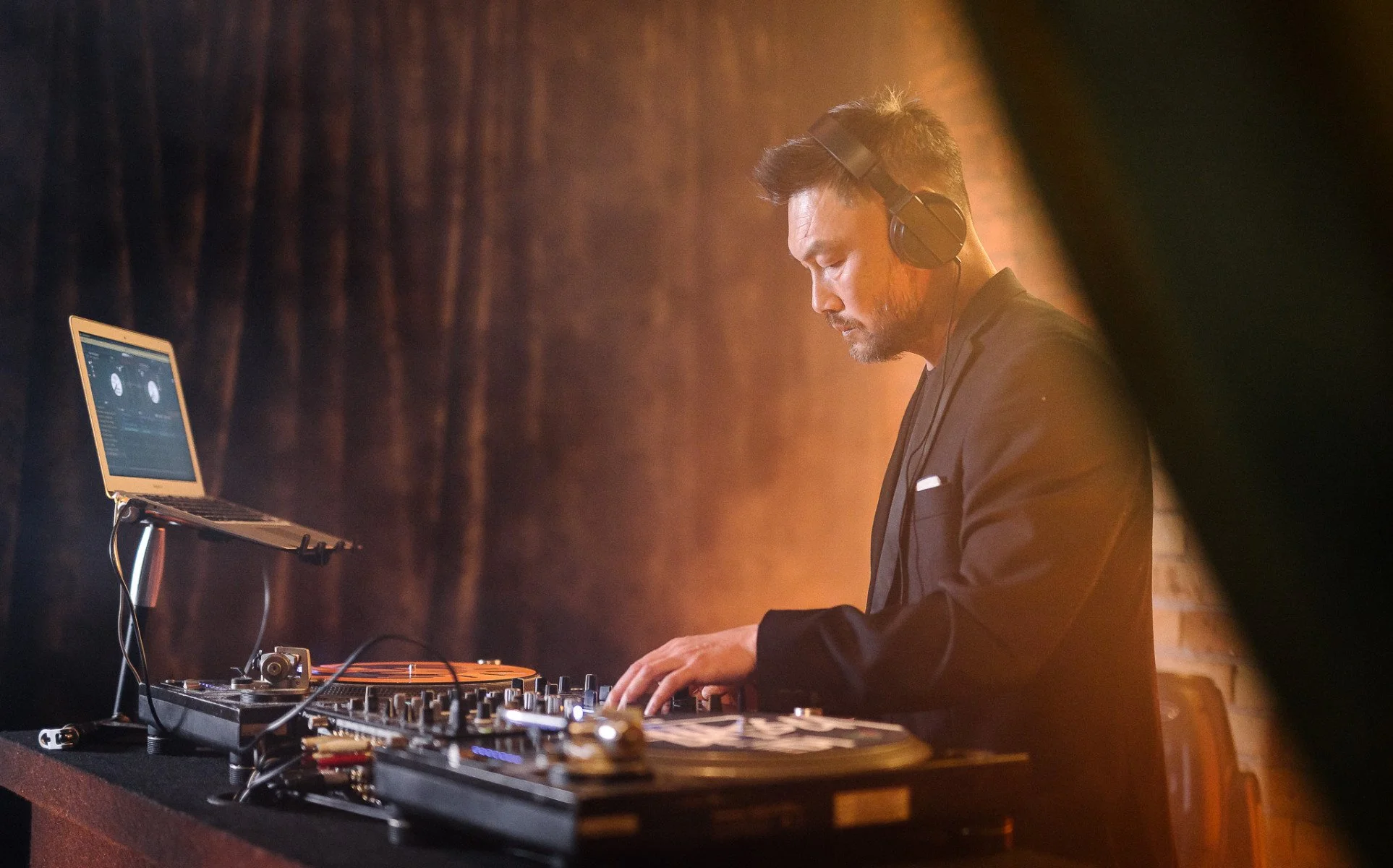 Auckland DJ Hire | Auckland Wedding DJs