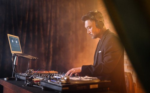 Auckland DJ Hire | Auckland Wedding DJs