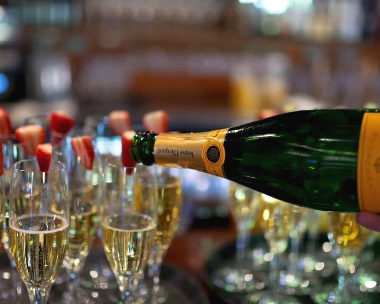 Restaurant, Cocktail & Wine Bar in Rockingham | Rústico Tapas