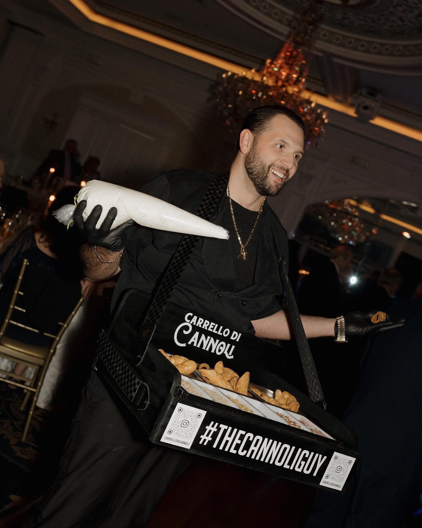 Carello di Cannoli - The Cannoli Guy