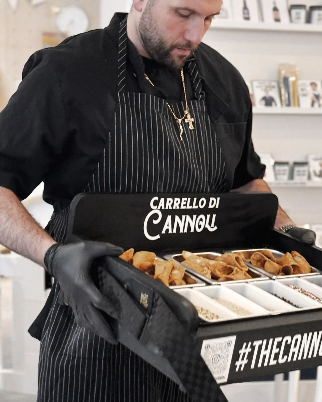 Carello di Cannoli - The Cannoli Guy