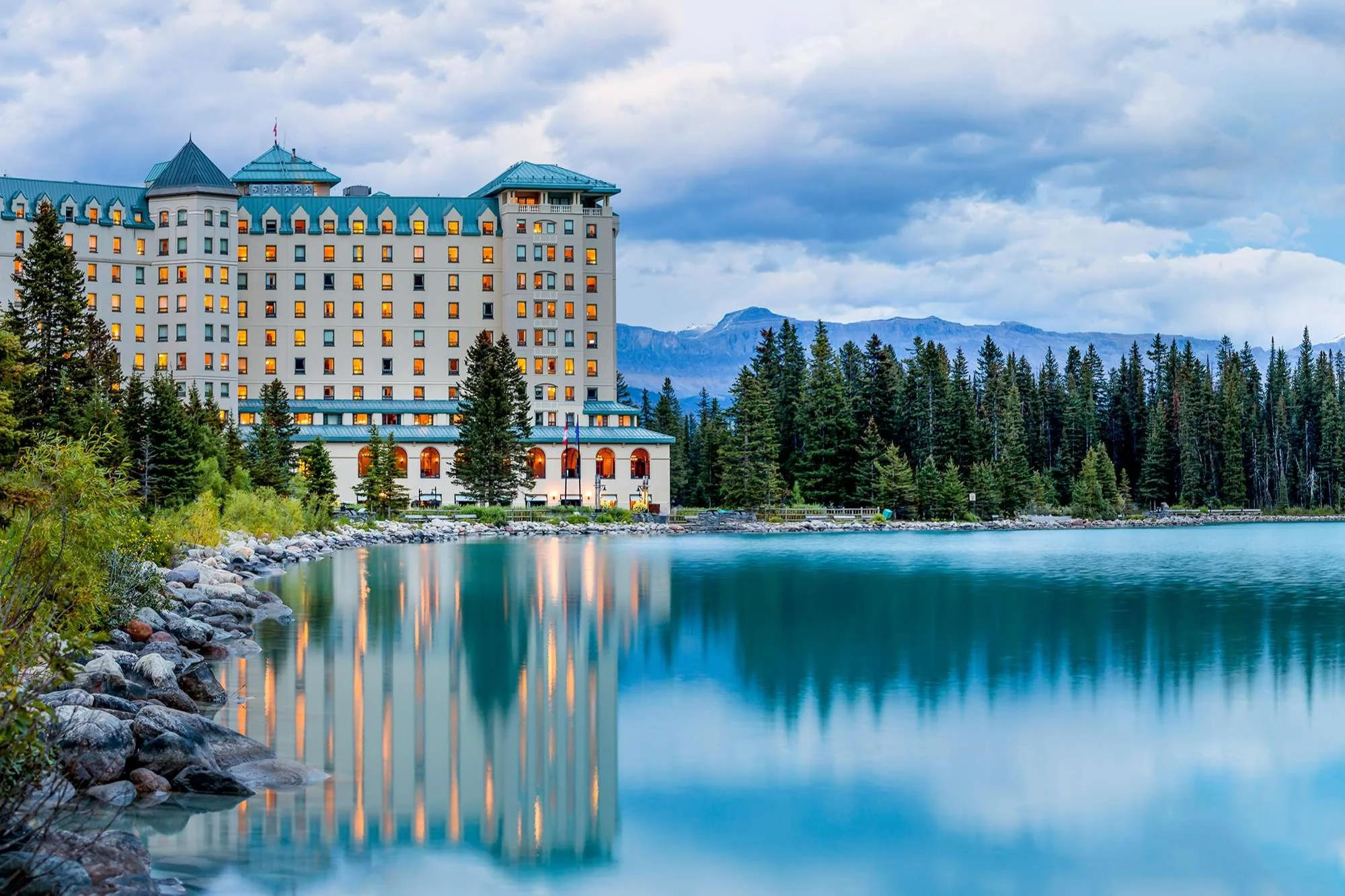 Ultimate Family Guide to Banff: Explore Lake Louise, Moraine Lake ...