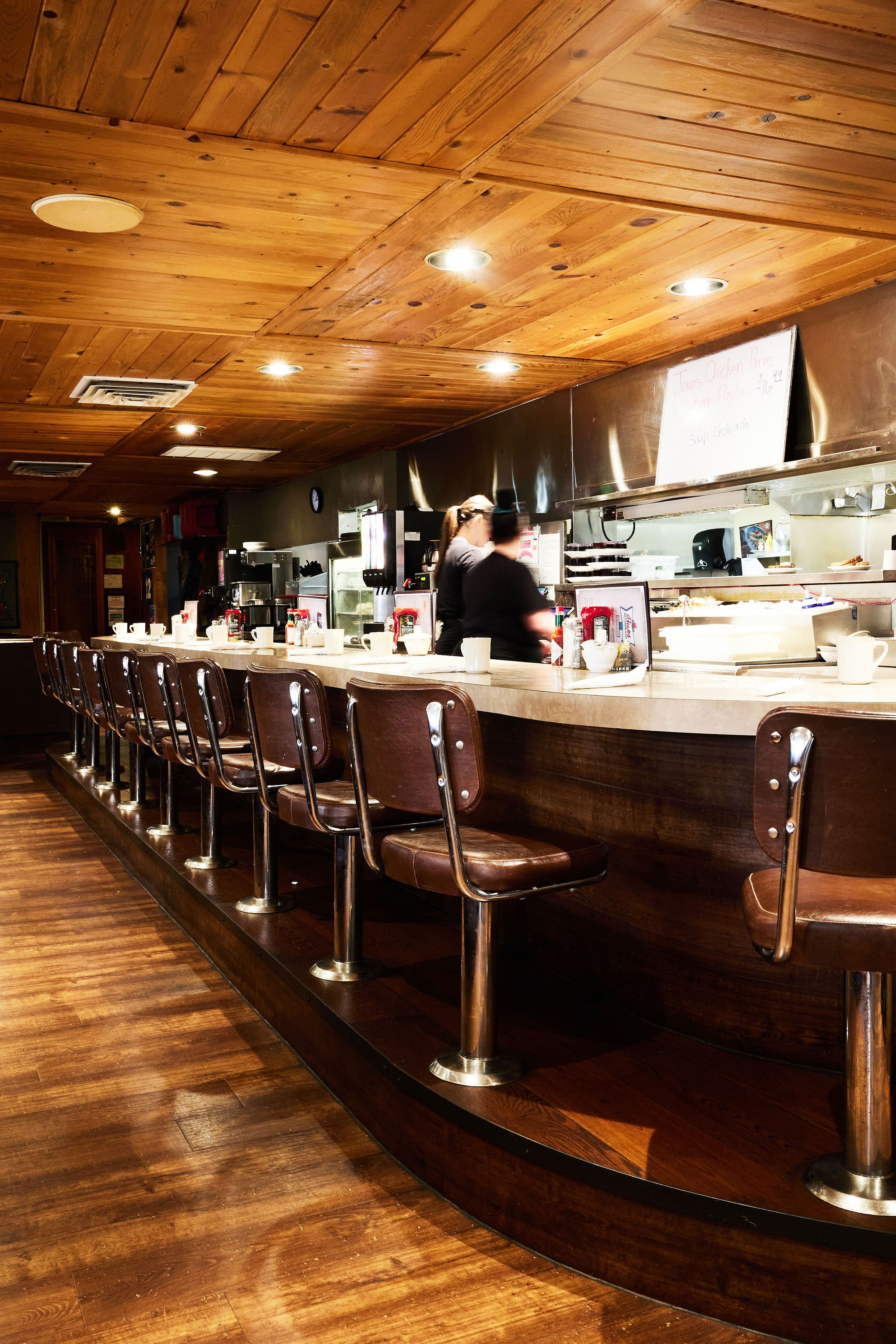 Burs Restaurant and Lounge