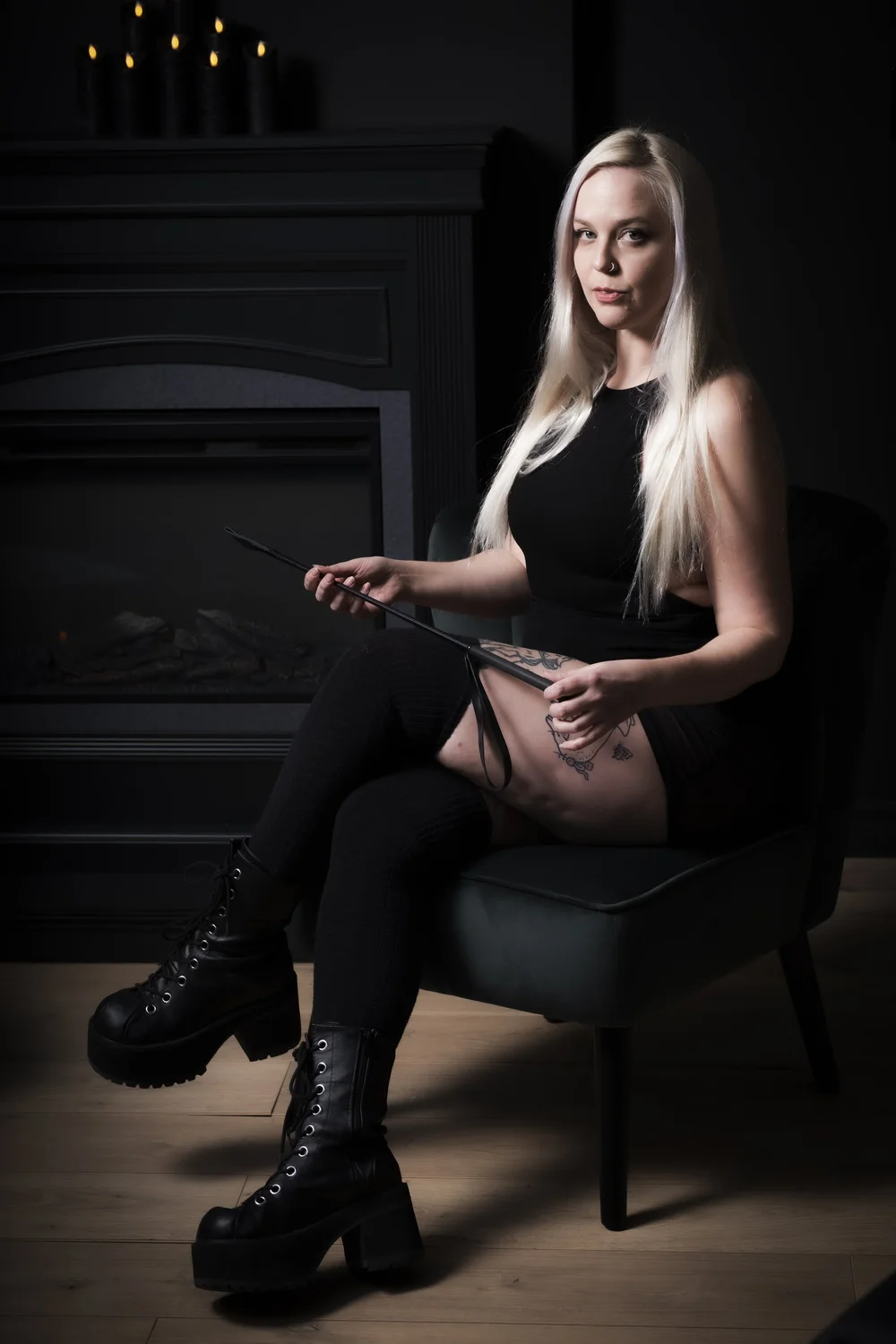 Book Lady Pim | Experience Expert BDSM Guidance — The Kneeling Room