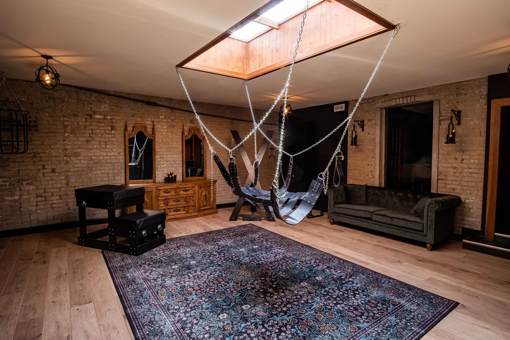 The Kneeling Room | Toronto BDSM Dungeon Space