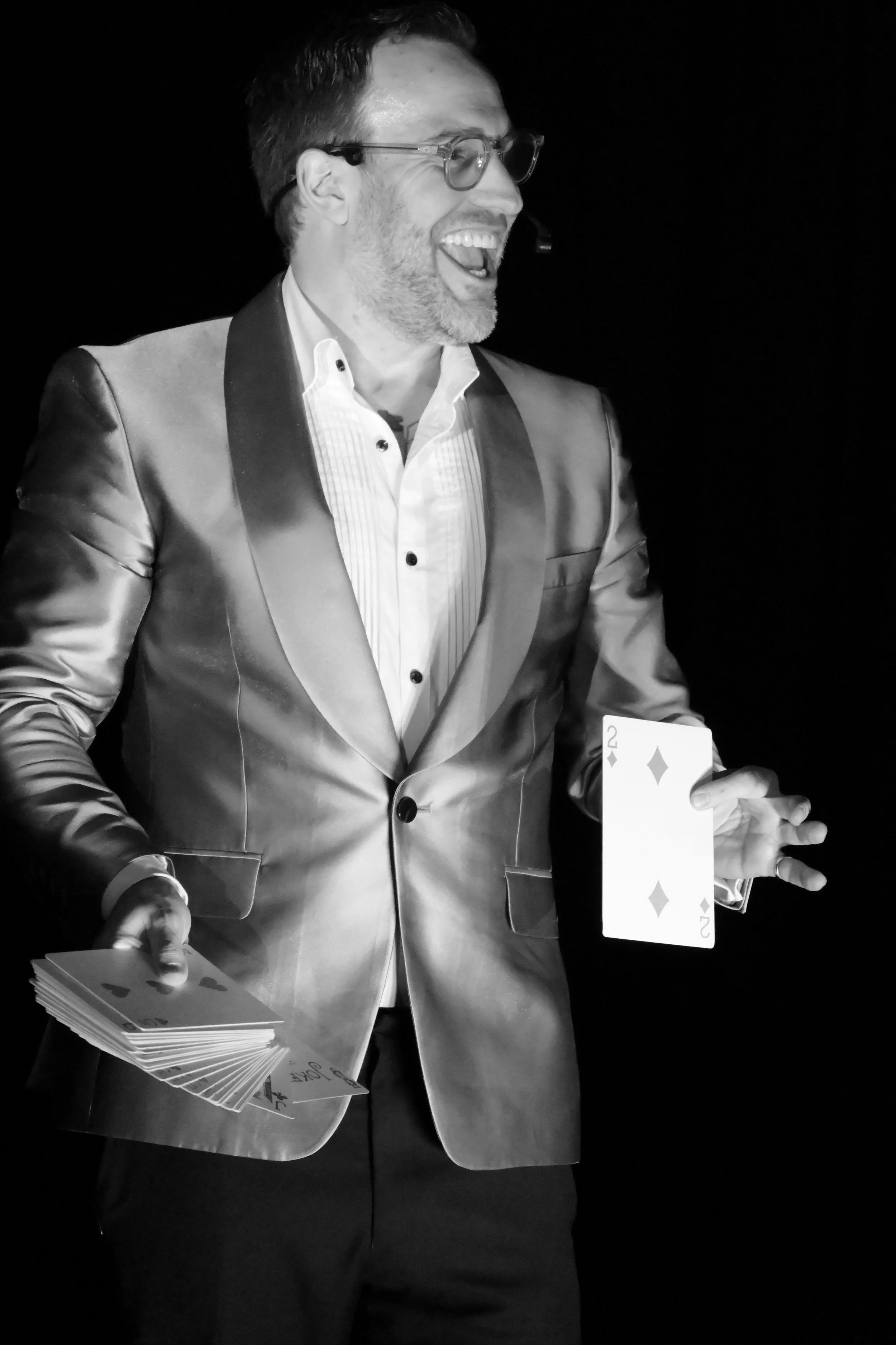 Scott Hammell - SPEAKER. MAGICIAN. STORYTELLER. STUNT ARTIST