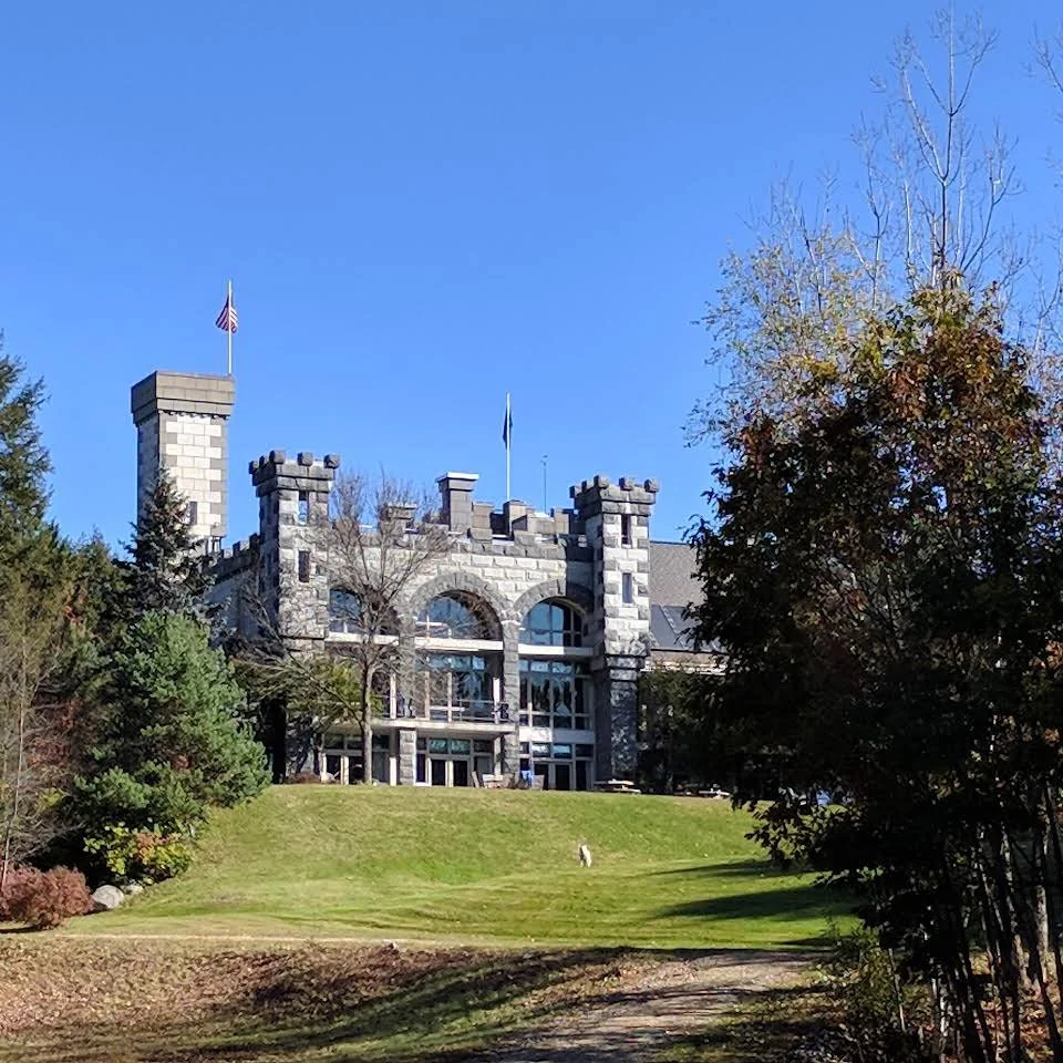 Amenities — The Hunt Castle
