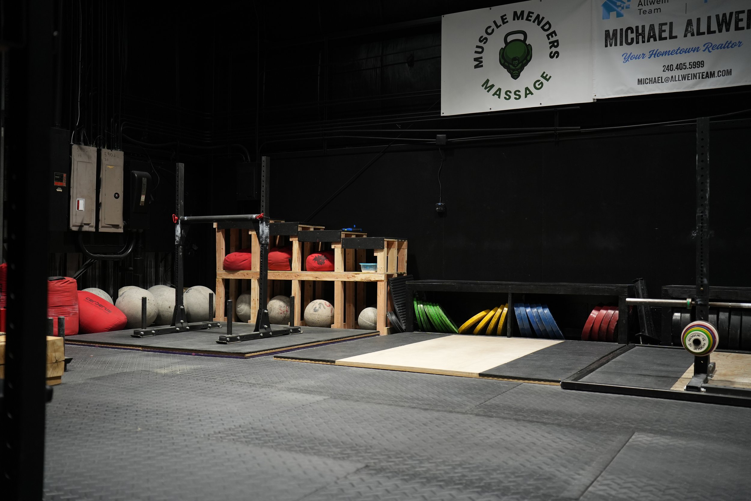 Hometown Barbell 24/7 Warehouse Gym