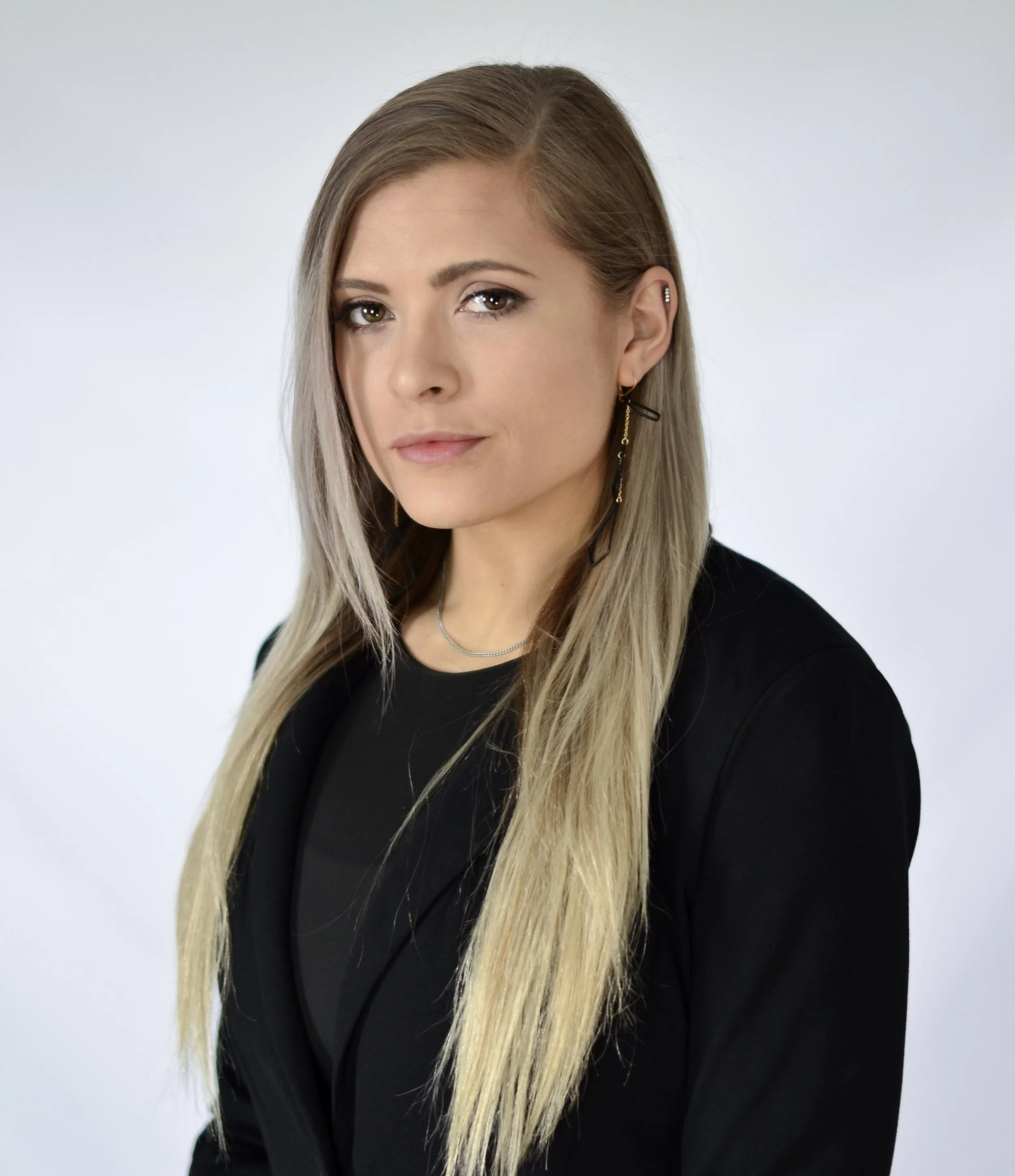 CONTACT — DARK HORSE INVESTMENTS