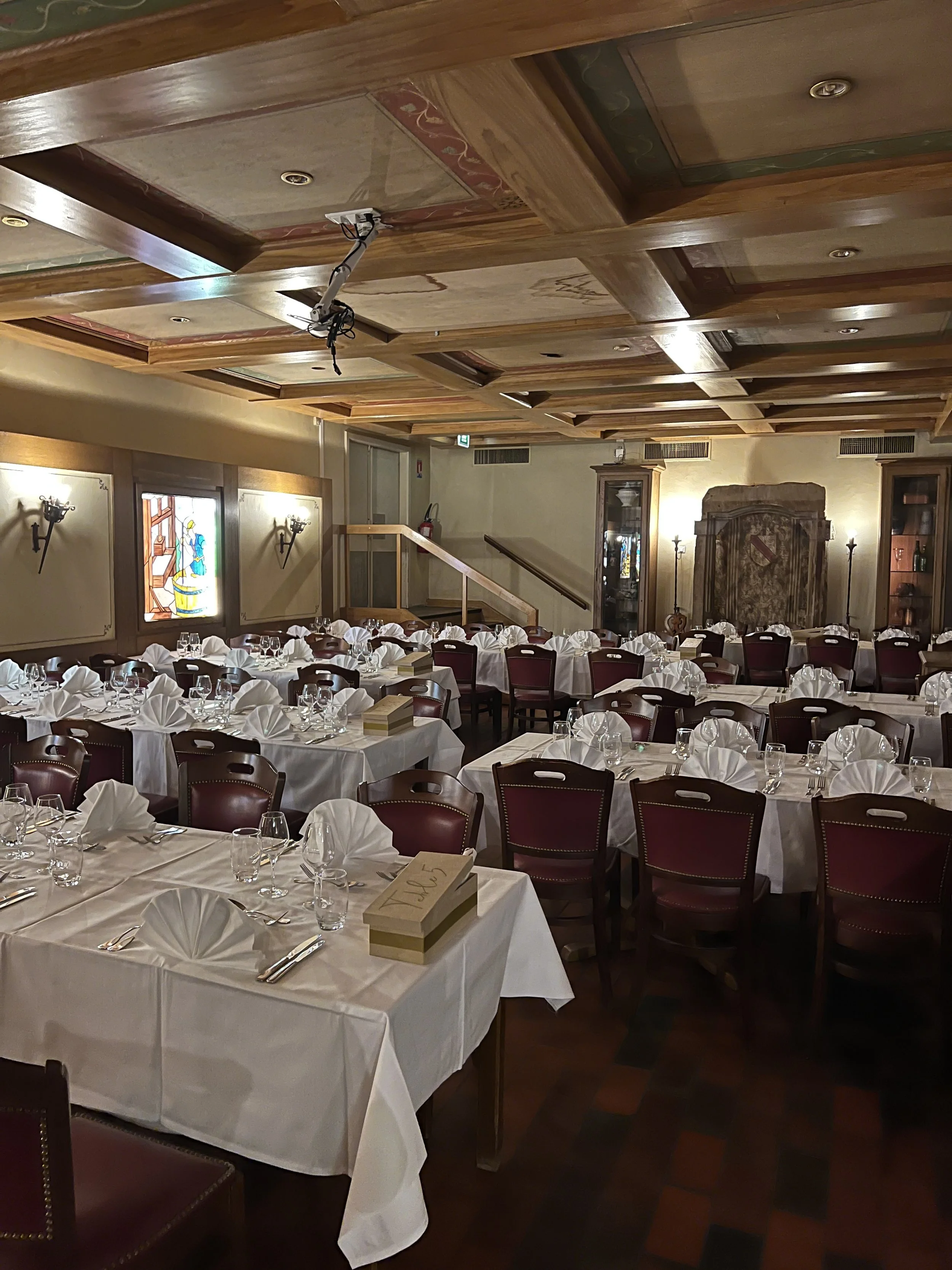 Grandes Tables — L'Ancienne Douane à Strasbourg - un restaurant winstub