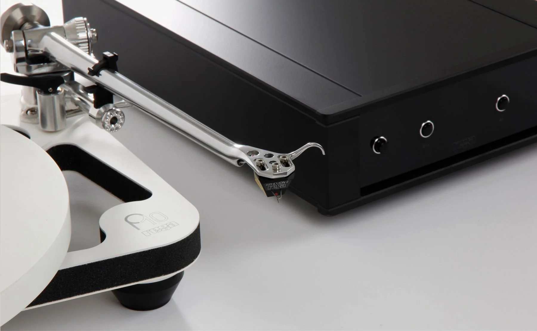 Rega Planar 10 Turntable | Rega Turntables at Walden
