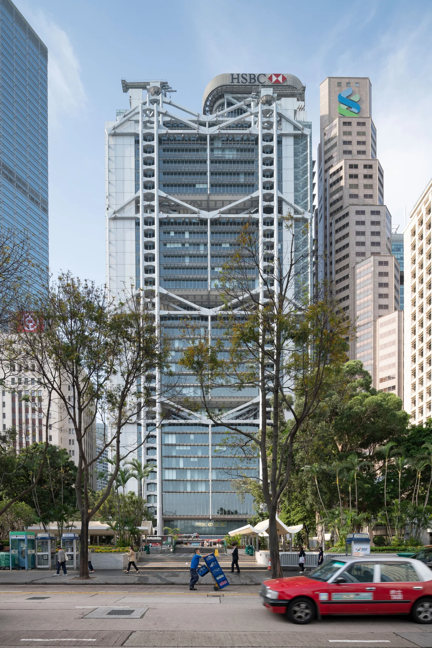 Hongkong and Shanghai Banking Corporation Headquarters — The Vertical City