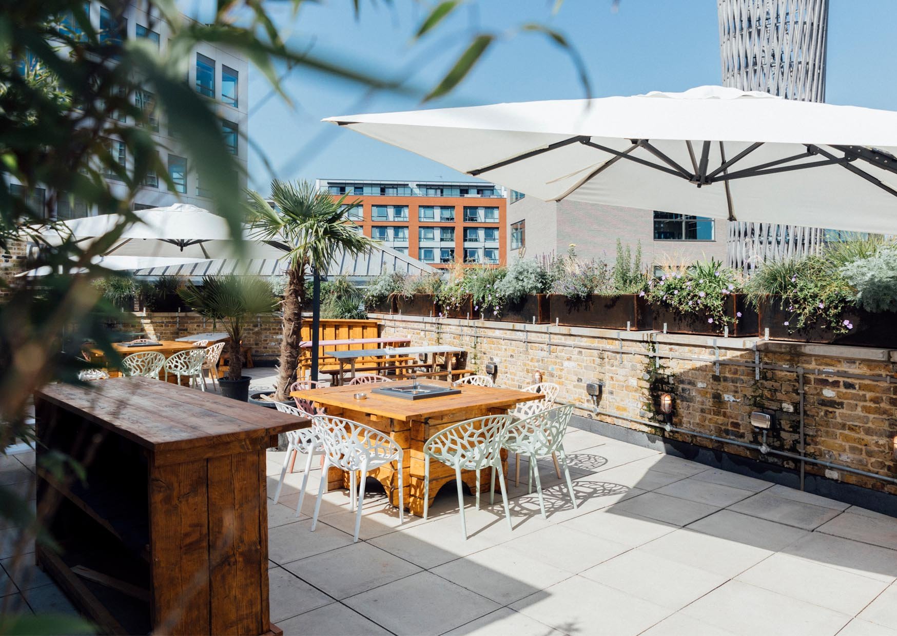 The Rum House — Jim & Tonic East