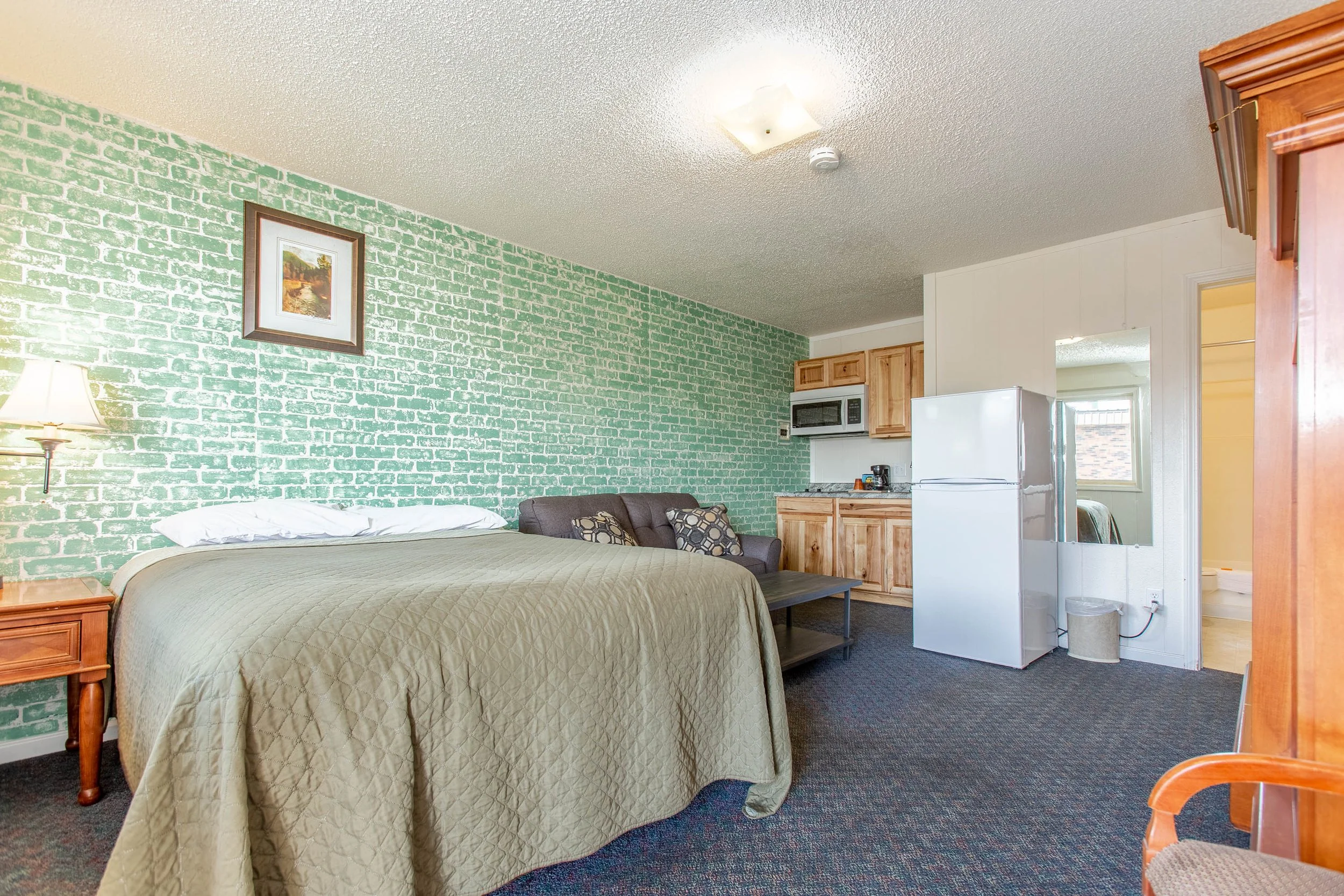 Tiki Town Apartments